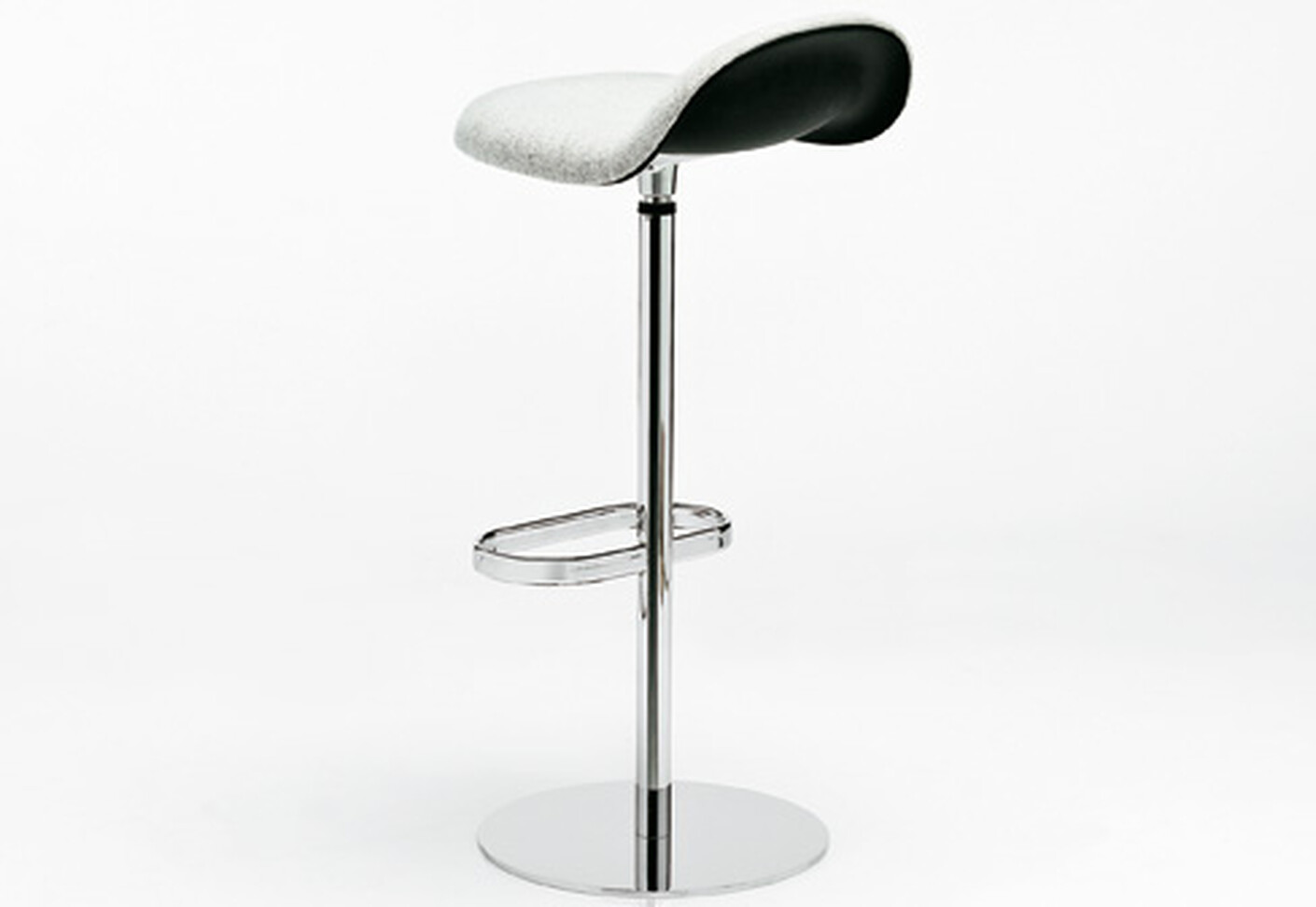 Chair I Stool swivel base by Gubi | STYLEPARK