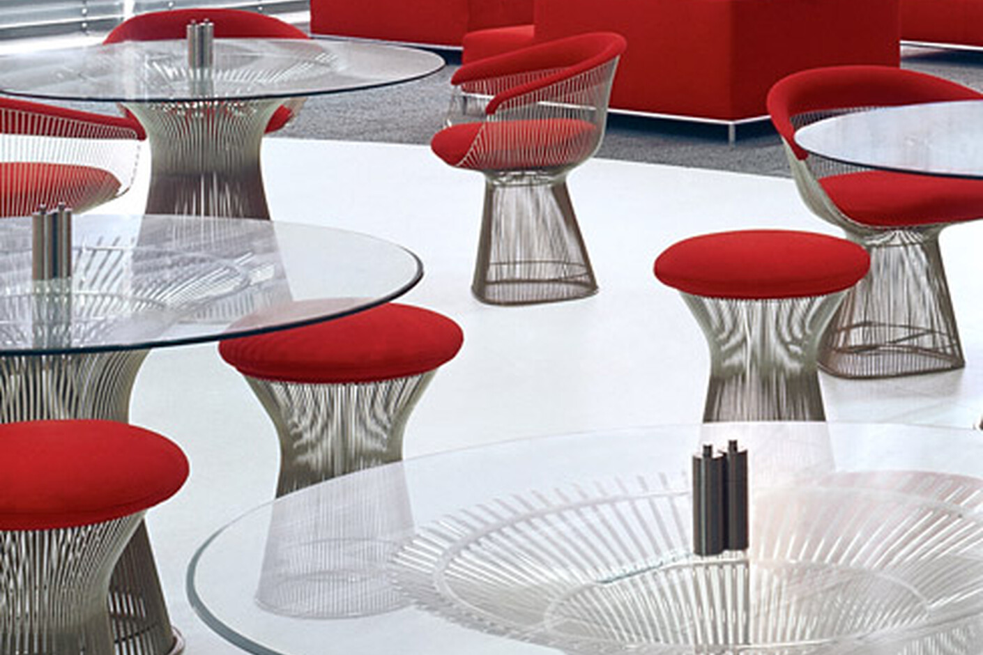 Platner Dining Table by Knoll | STYLEPARK