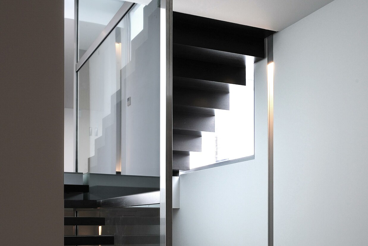 Dolma 80 up & down light by Kreon | STYLEPARK