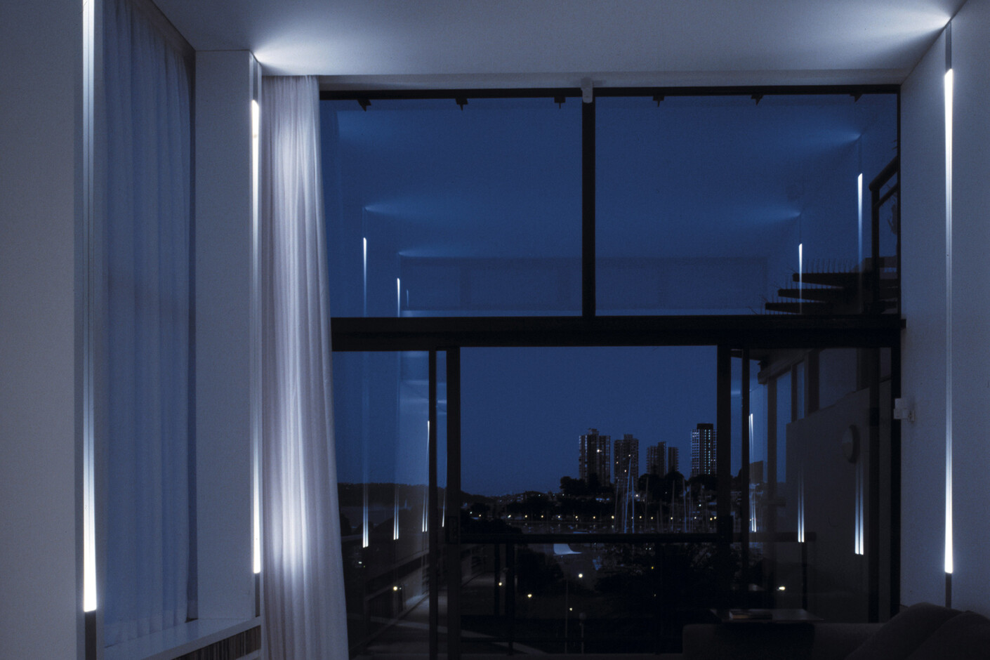 Dolma 80 up & down light by Kreon | STYLEPARK