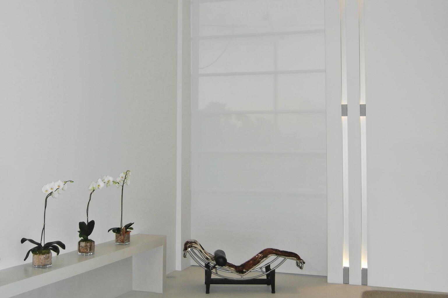 Dolma 80 up & down light by Kreon | STYLEPARK