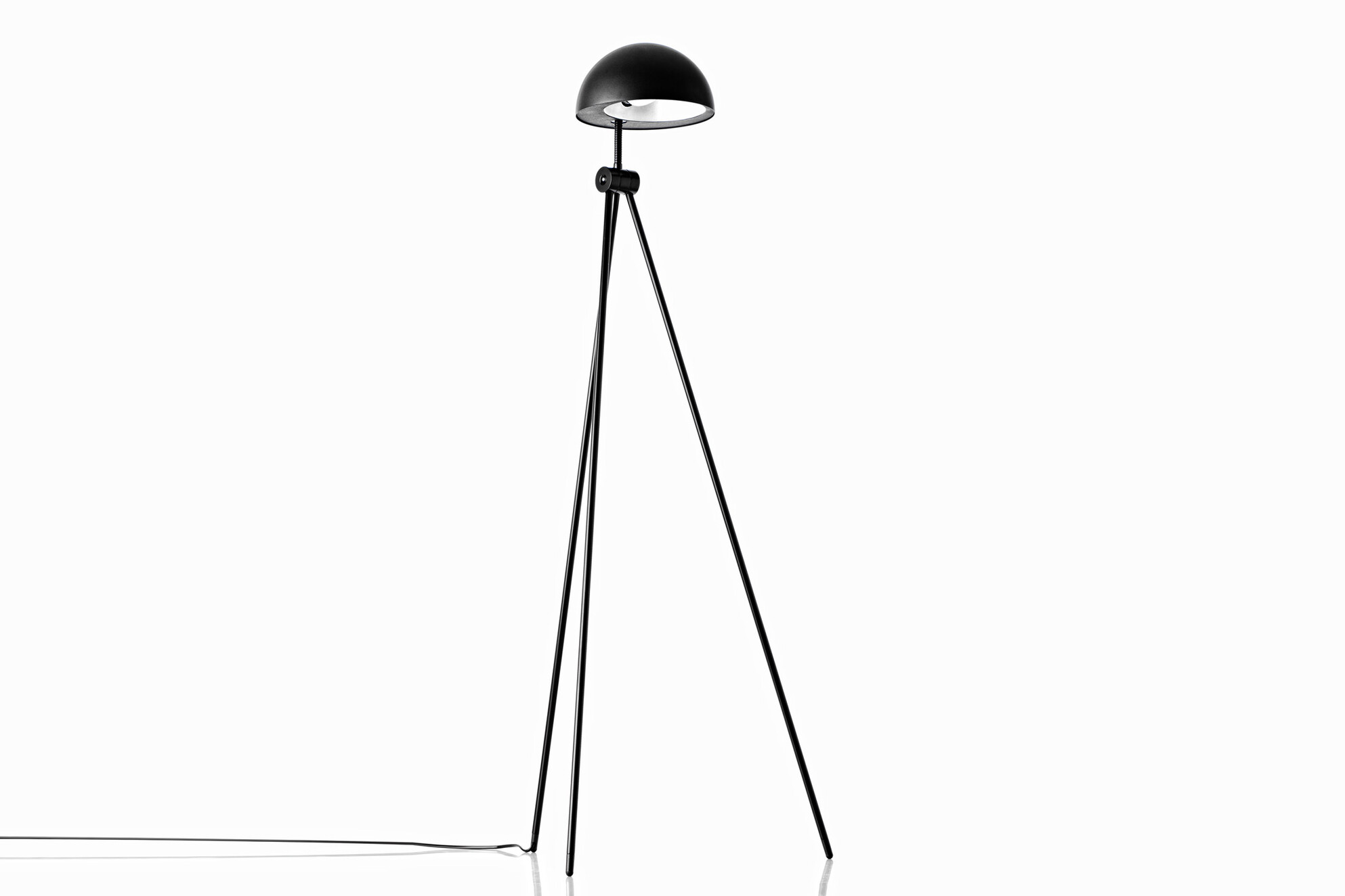 Radon Nigra standing lamp by Lightyears | STYLEPARK