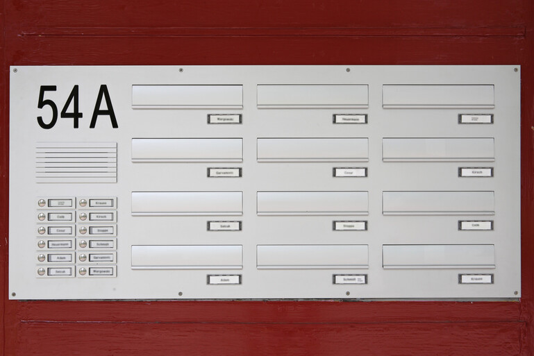 Basic compact letter box by Lippert | STYLEPARK