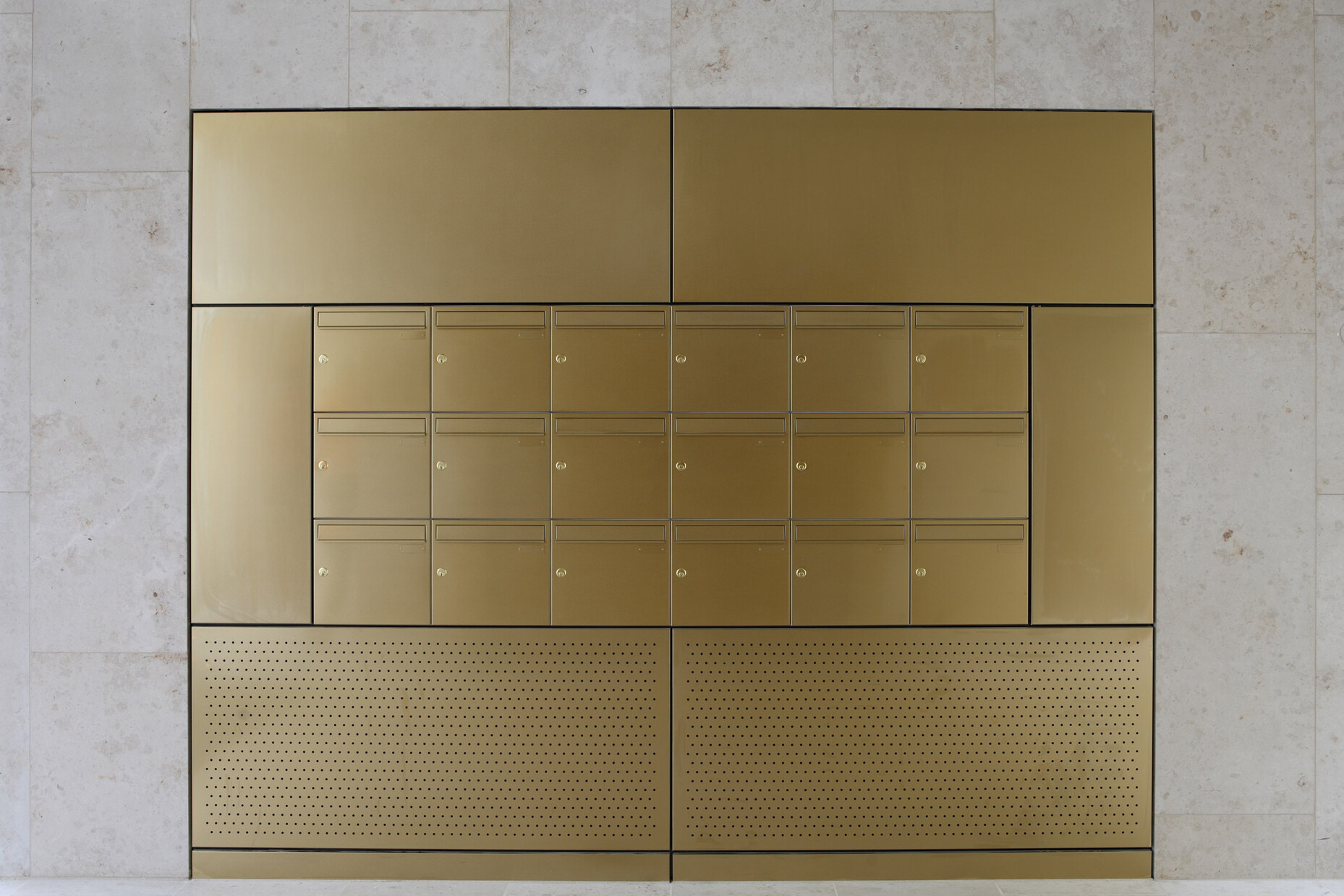 Basic letter box multiple system by Lippert | STYLEPARK