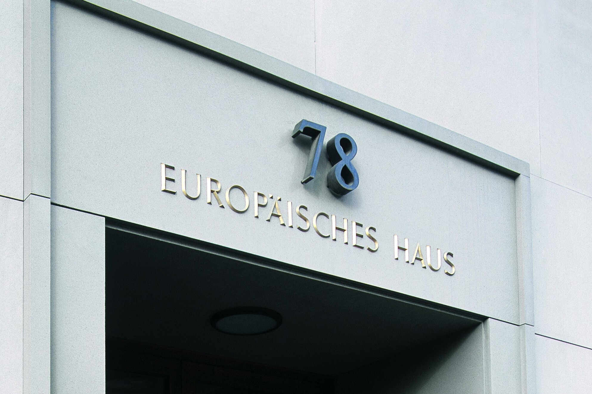 Individual labels by Lippert | STYLEPARK