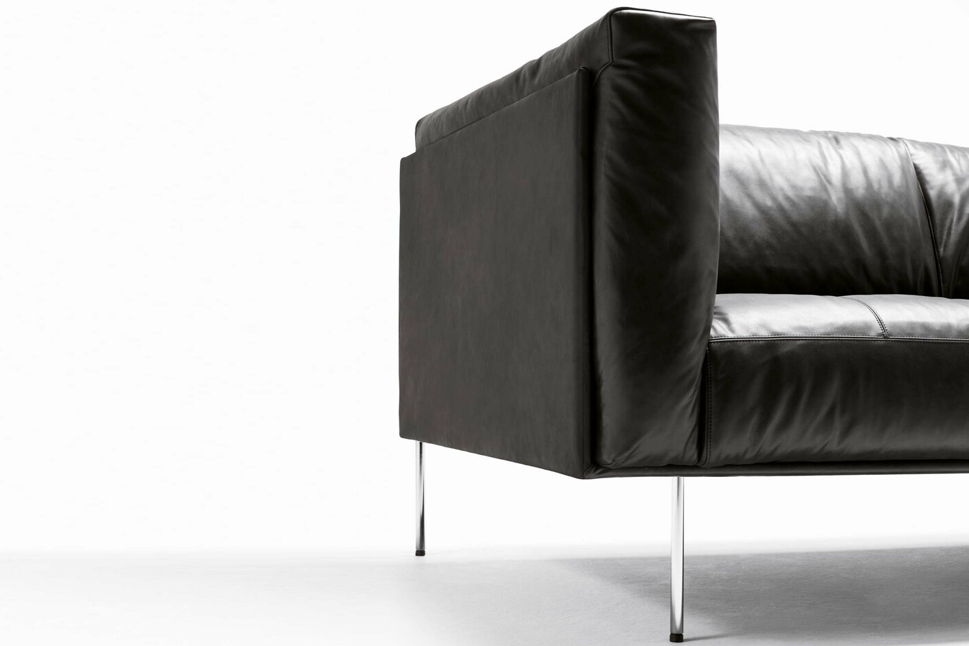 Rod Leather sofa by Living Divani | STYLEPARK