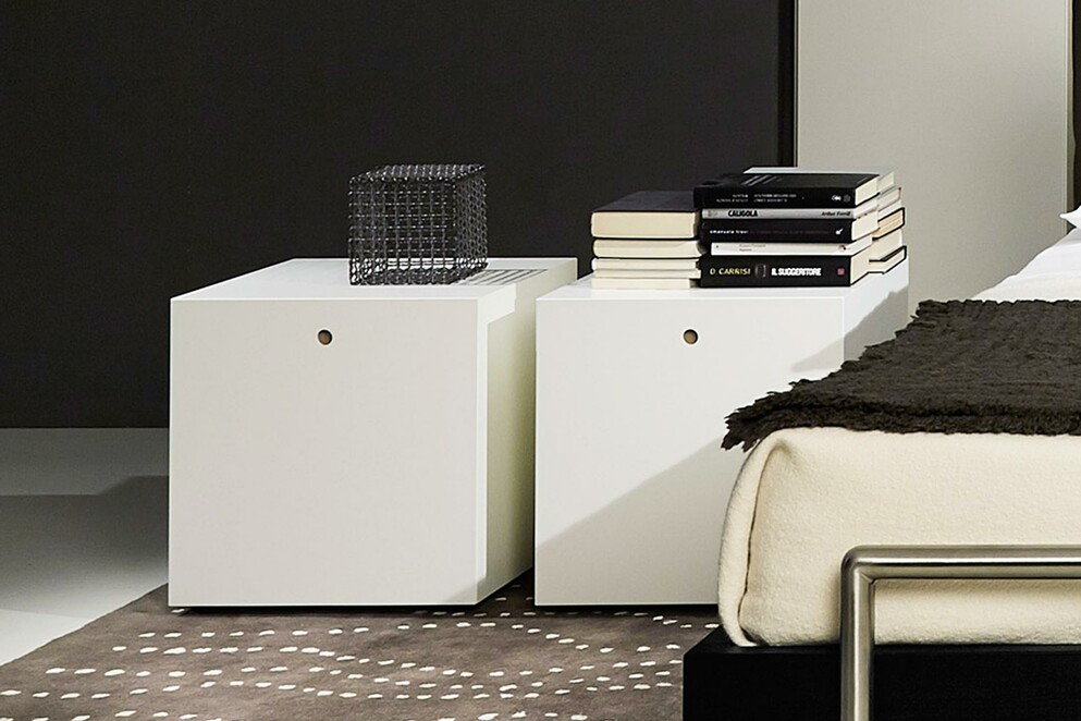 Offshore bedside table by Porro | STYLEPARK
