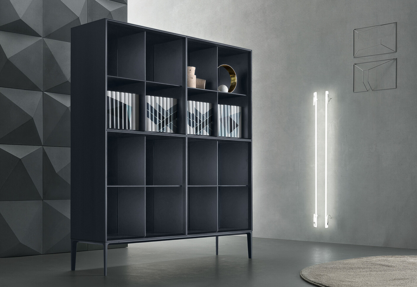 Self up frame by Rimadesio | STYLEPARK