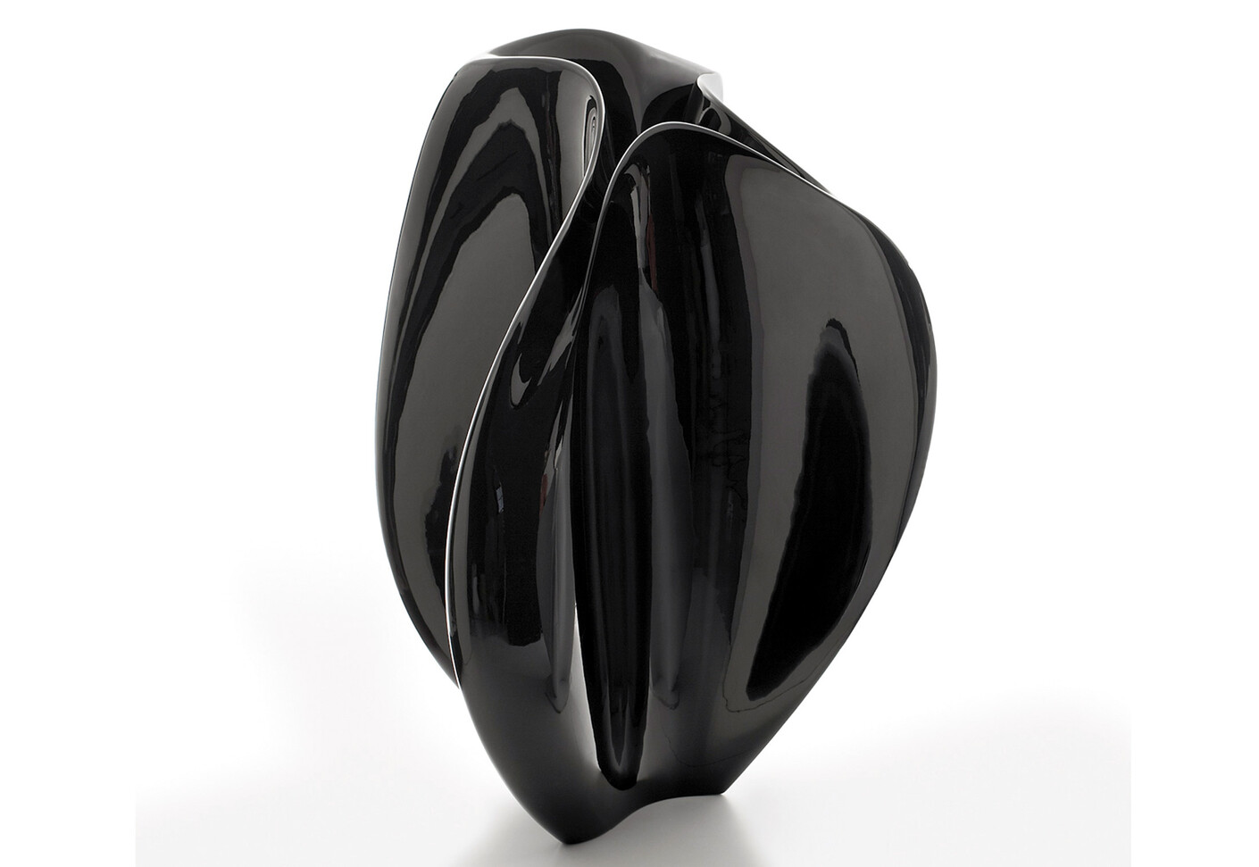 Flow by SERRALUNGA | STYLEPARK