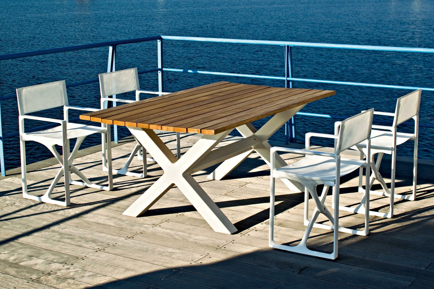 Banquété von SERRALUNGA | STYLEPARK