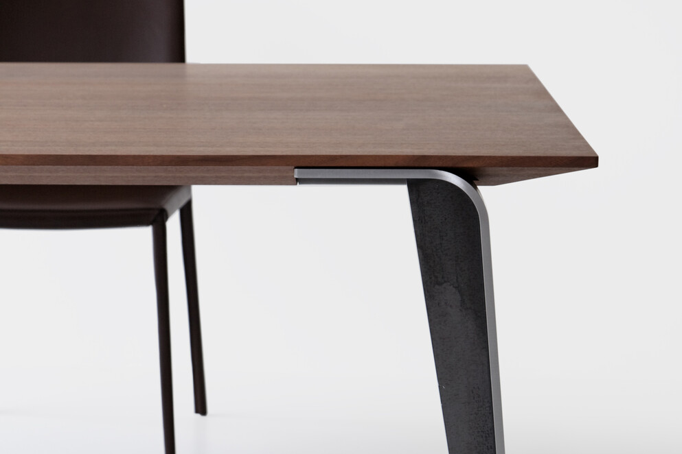 LX Thin by Zoom by Mobimex | STYLEPARK