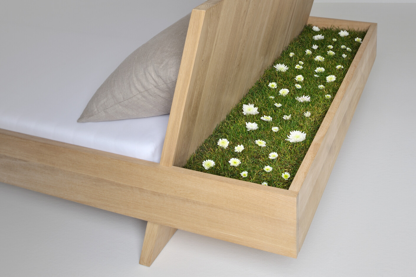 Somnia bed by vitamin design | STYLEPARK