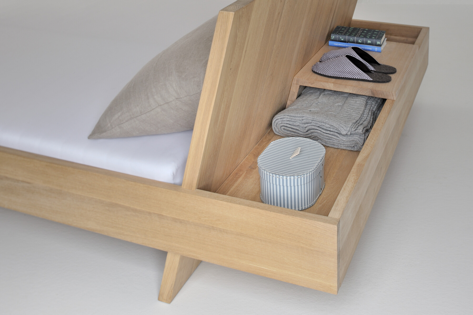 Somnia bed by vitamin design | STYLEPARK