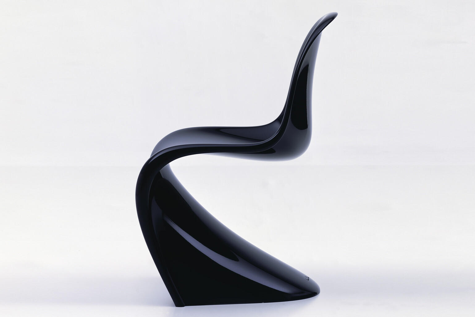 Panton Chair Classic by Vitra | STYLEPARK
