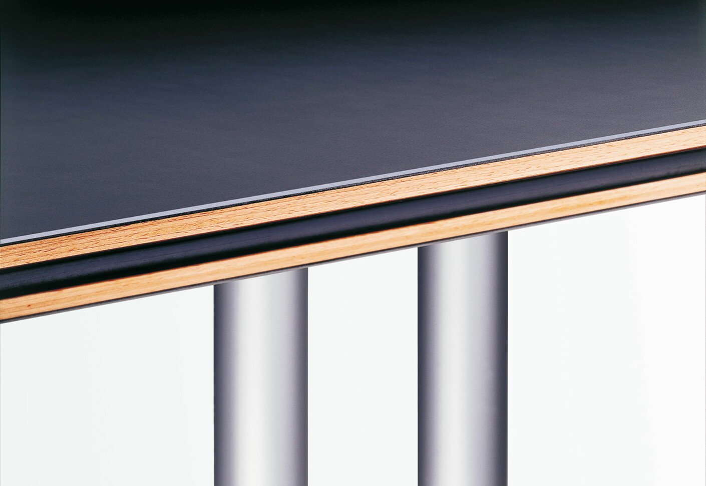 Logon 620 Table by Wilkhahn | STYLEPARK