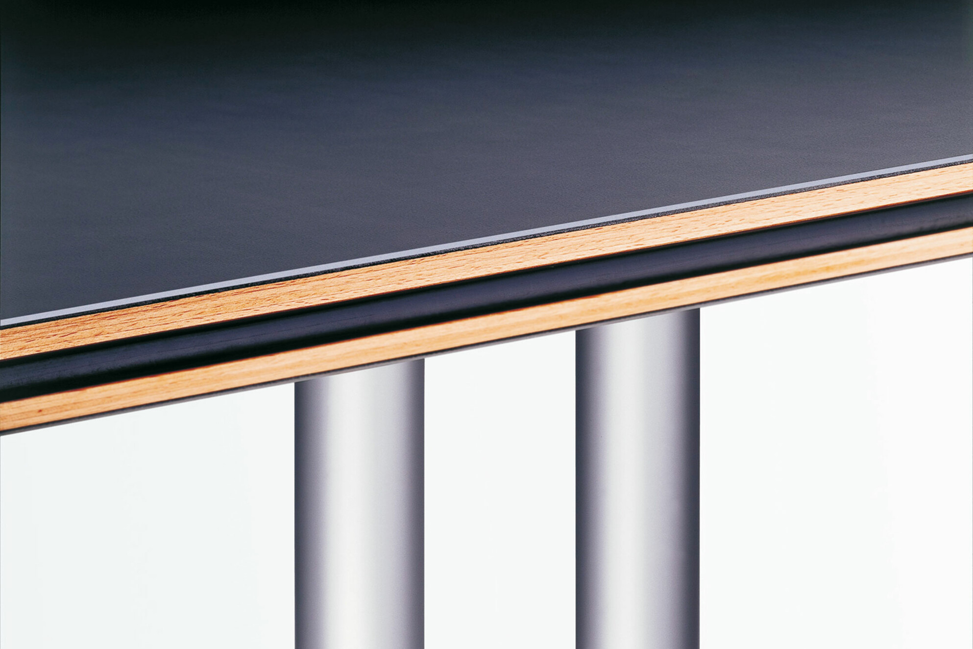 Logon 620 Table by Wilkhahn | STYLEPARK