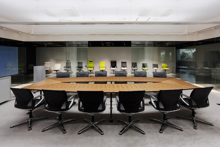 Modus Executive 283/81 Swivel Chair by Wilkhahn | STYLEPARK