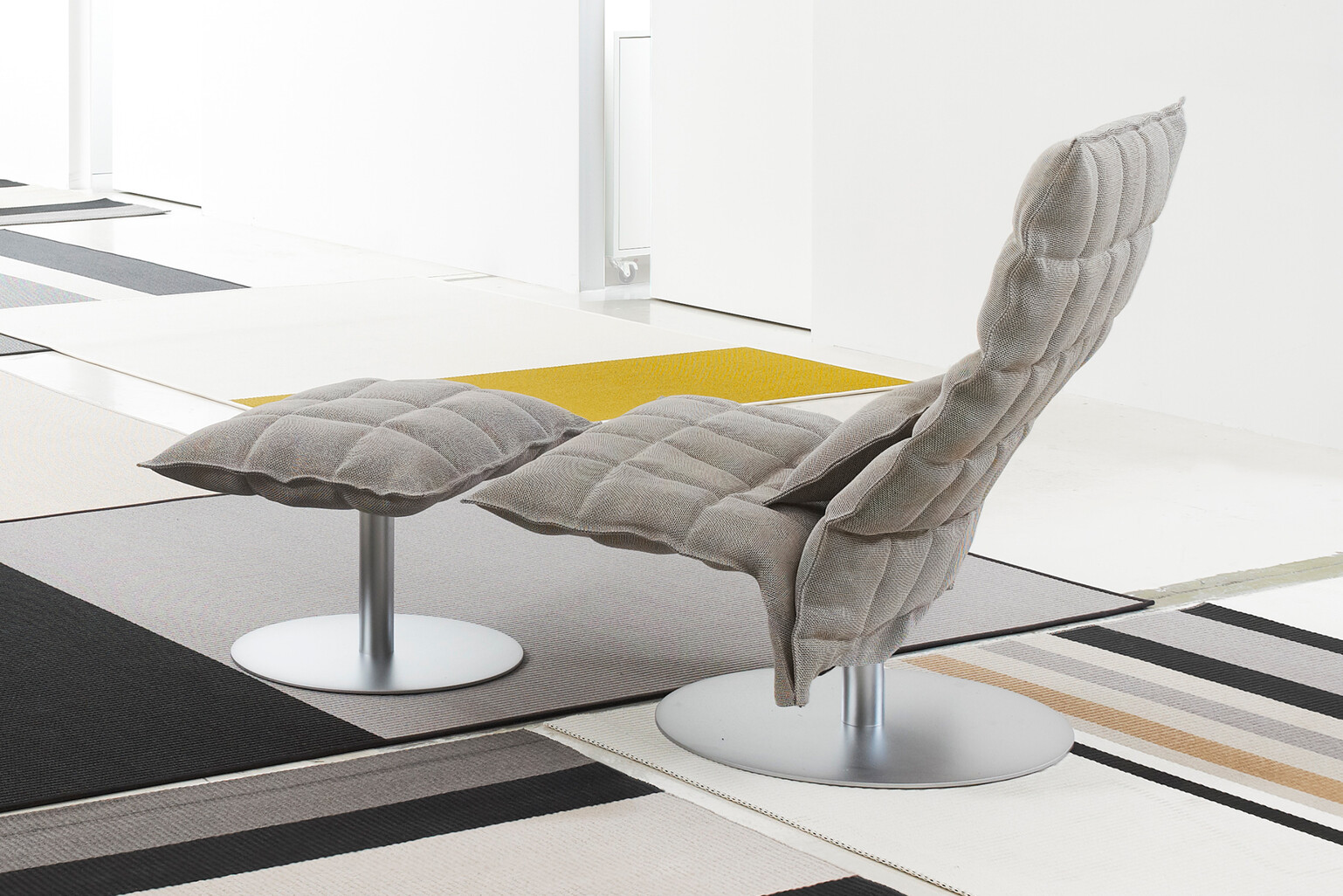 SWIVEL K CHAIR by Woodnotes | STYLEPARK